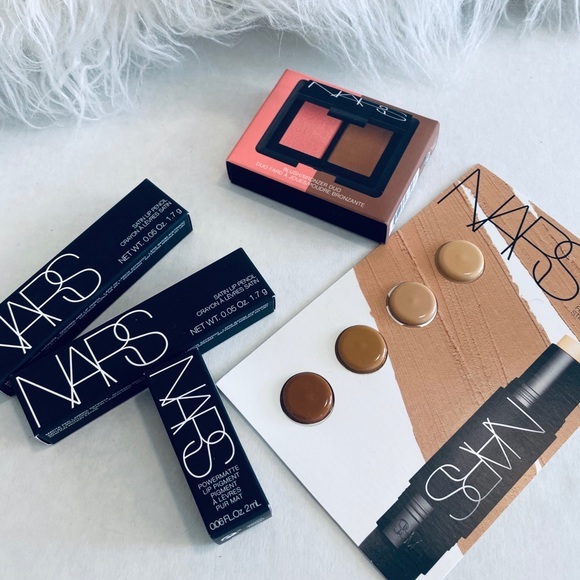 Best in Makeup Posh Party on Poshmark